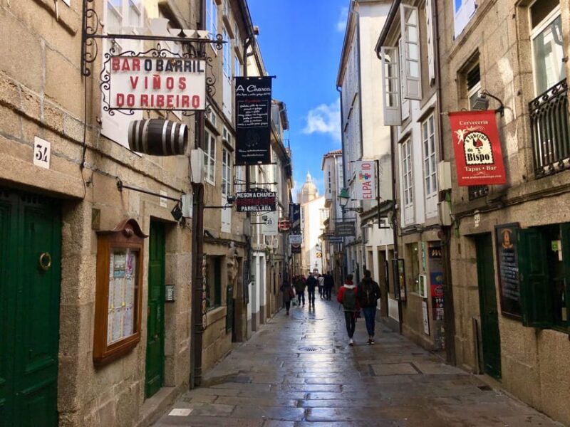 Discover Santiago in 4 hours: its cathedral, Pórtico, and historic quarter. - Authenticity and Traveler Feedback