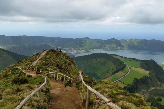 Discover São Miguel: Full Day Fogo and Sete Cidades With Lunch - Booking and Recommendations