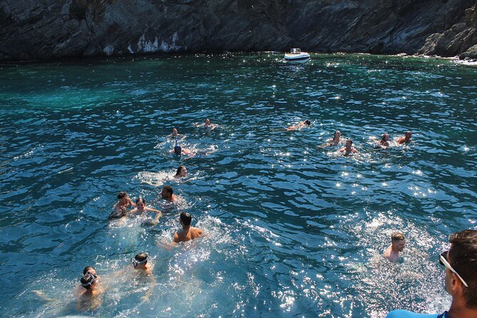 Discover secrets of the sea swimming cave and underwater vision - Practical Details: What You Need to Know