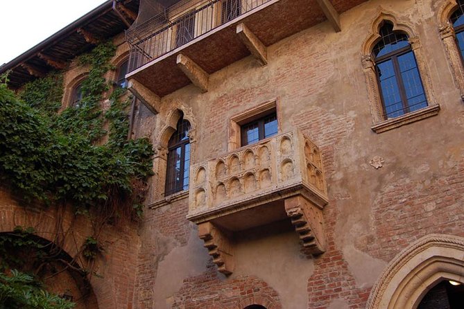 Discover the City of Romeo & Juliet: Walking Tour of Verona - Visiting Juliet’s House