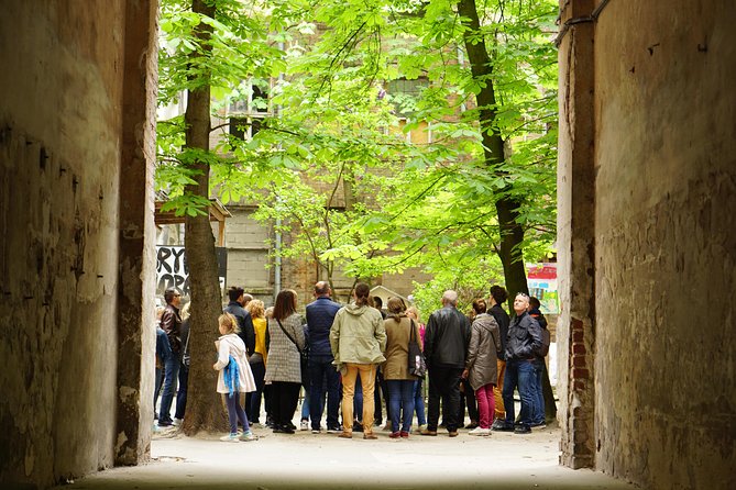 Discover the Dark Side of Warsaw in Praga District by Retro Bus - Historical Significance of Praga