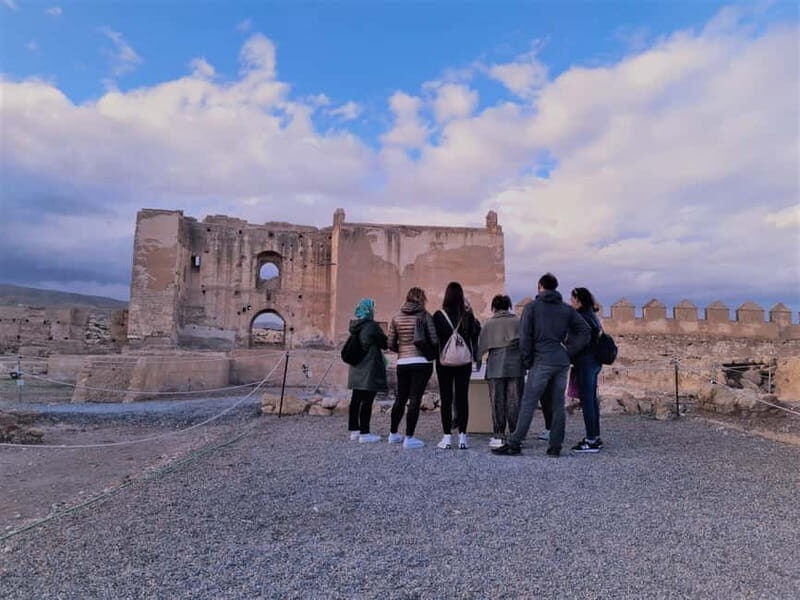 Discover the fascinating Alcazaba: History and unique views - Key Points
