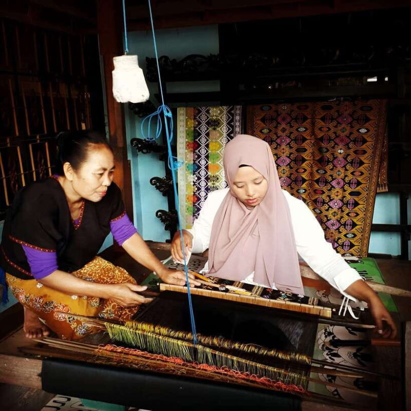 Discover the Heart of Lombok: An Authentic Sasak Tour - Transportation & Group Size