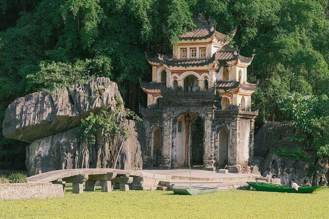 Discover the Hidden Gems of Trang An, Bich Dong Luxury Day Tour - What Makes This Tour Stand Out?