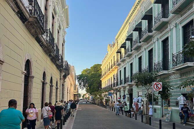 Discover the Historic Center of Merida - The Majesty of Cathedral de Merida