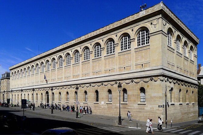 Discover the Latin quarter - Practical Tips for Travelers