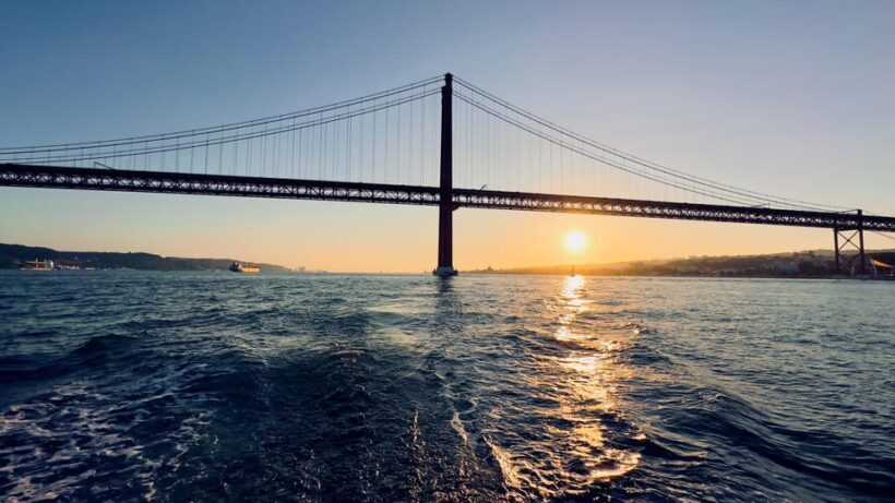 Discover the Lisbon Riviera : 2h Sunset Sailboat Wine Cruise - Who Should Consider This Experience?