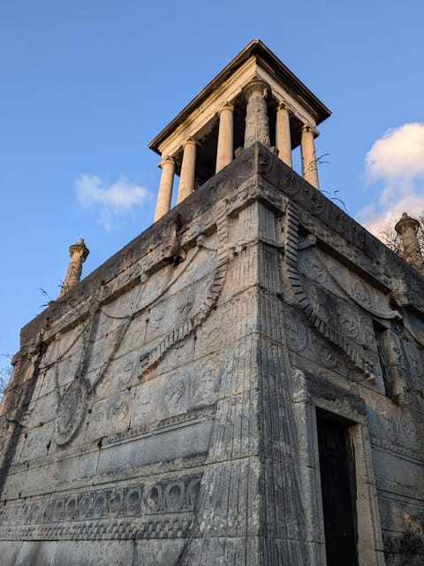 Discover the Living Beauty of Père-Lachaise - Photography and Reflection