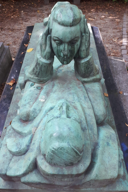 Discover the Living Beauty of Père-Lachaise - Is It Worth the Price?