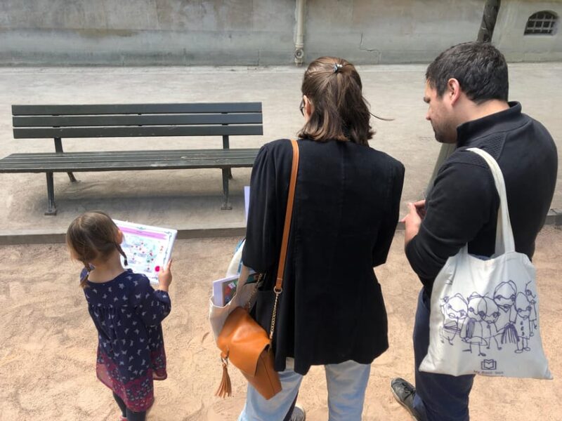 Discover the Marais (:) An Outdoor Detective Adventure - Key Points