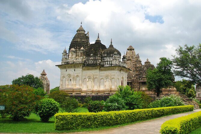 Discover the Spiritual Trails of Khajuraho (2 Hours Guided Temple Tour) - A Closer Look at the Kilometer-Long Journey
