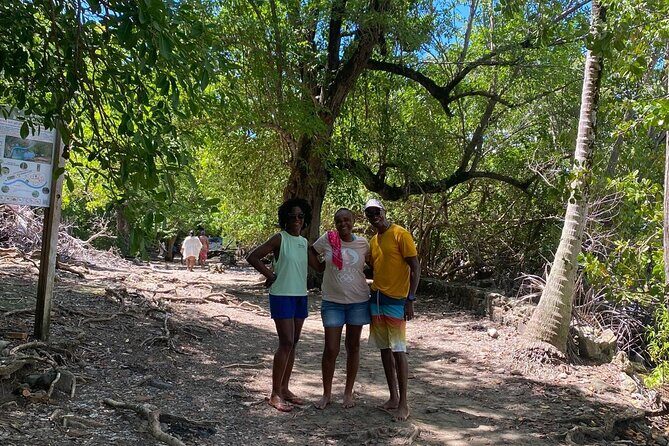 Discover the Splendid Universe of Islands and Seabed - An In-Depth Look at the Tour Experience