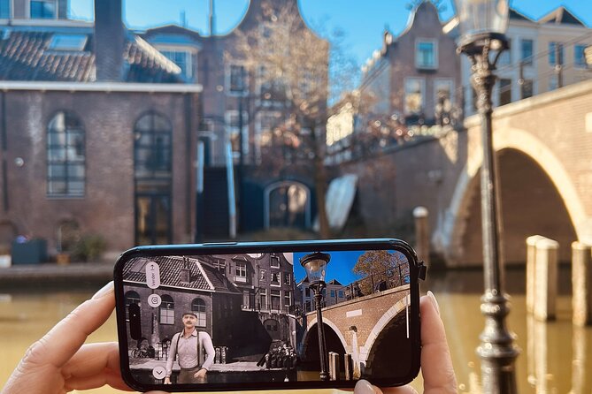 Discover Utrecht: a Self-Guided Augmented Reality City Tour - Authentic Experiences and User Feedback