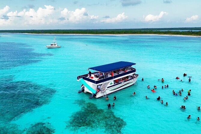 Discovering El Cielo Reef by Double Decker Catamaran - The Experience: What You Can Expect