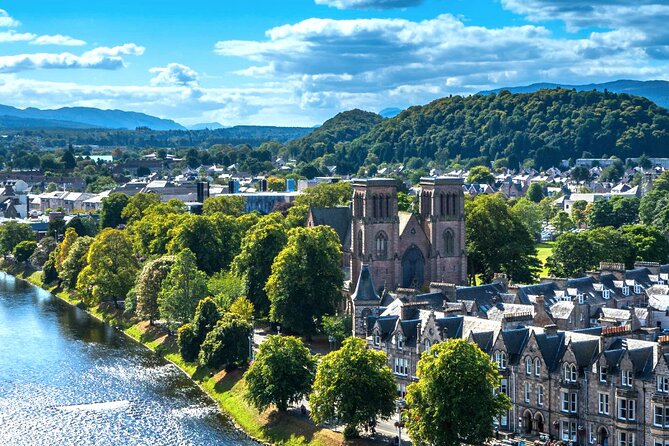 Discovering Inverness: A Self-Guided Audio Tour of the Capital of the Highlands - Walking Through the Heart of the City