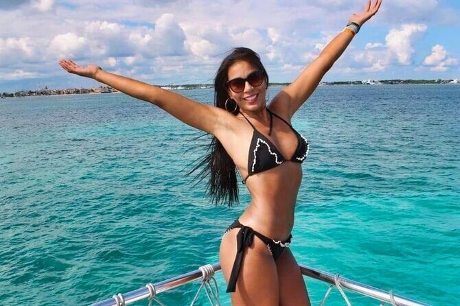 Discovering Isla Mujeres on a Double Decker Catamaran - A Closer Look at What to Expect
