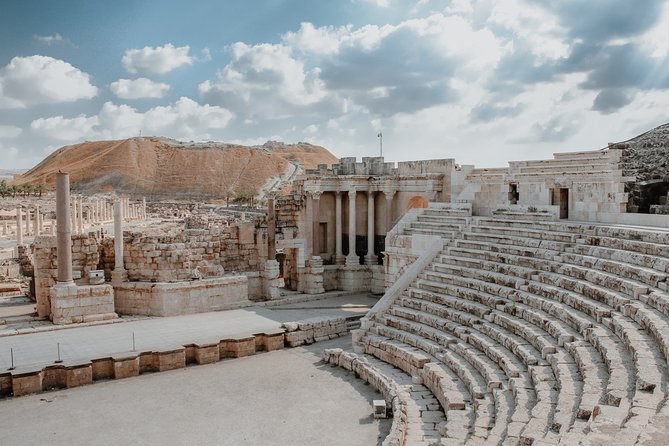 Discovering Pompeii and Herculaneum - VIP Tour With Lunch - Pompeii: The Preserved Ancient City