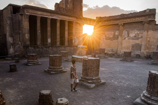 DISCOVERING POMPEII - VIP Tour/Small Group - Immersing Yourself in Pompeiis Captivating History