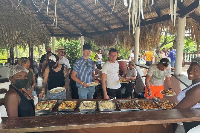 discovery and adventure of the local Dominican life in small group - Key Points