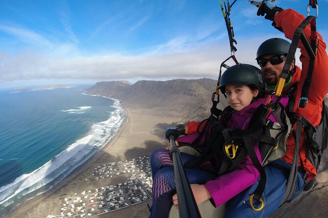 DISCOVERY FLIGHT Tandem Paragliding Lanzarote With Pro Pilot - Operating Hours and Communication Emphasis