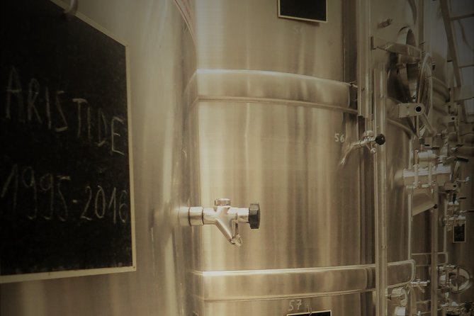 Discovery of a Champagne From Vintner, From the Cellar to the Tasting - The Art of Champagne Tasting