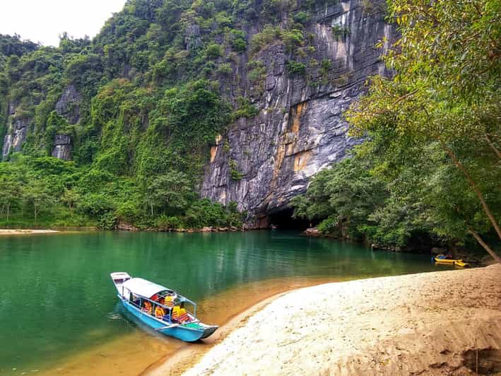 Discovery of amazing Dark cave and Phong Nha cave - Exploring the Dark Cave and Phong Nha: A Day of Adventure and Natural Wonder