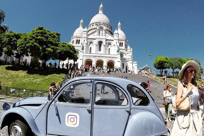 Discovery of Montmartre in a 2CV - 45 Min - Meeting Point and Transportation