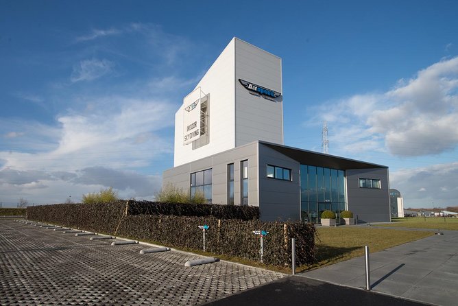 Discovery pack - Indoor Skydiving Discovery Pack in Wallonia, Belgium: A Practical, Authentic Look