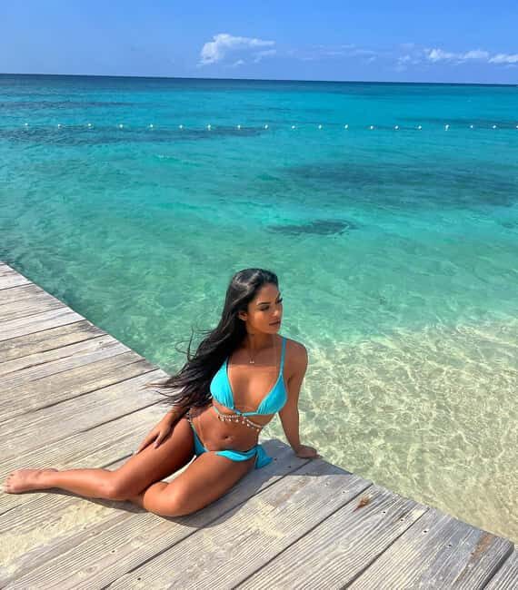 Doctors Cave Beach and Shopping Day Tour - Key Points