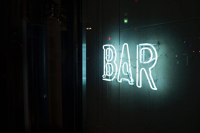 Dodgy Bar Walking Tour in Colombo - Key Points