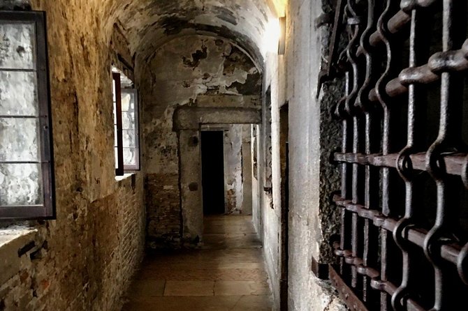 Doges Palace Guided Tour - Accessibility and Requirements