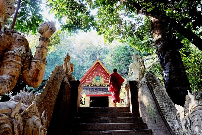 Doi Suthep and Wat Pha Lat Sunrise Private Tour  Half Day - Who Should Consider This Tour?