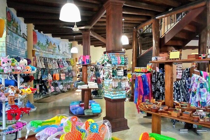 Don Lucas Cigar Factory, Rum tasting, Cocoa factory, Souvenirs - A Close Look at the Tour Experience