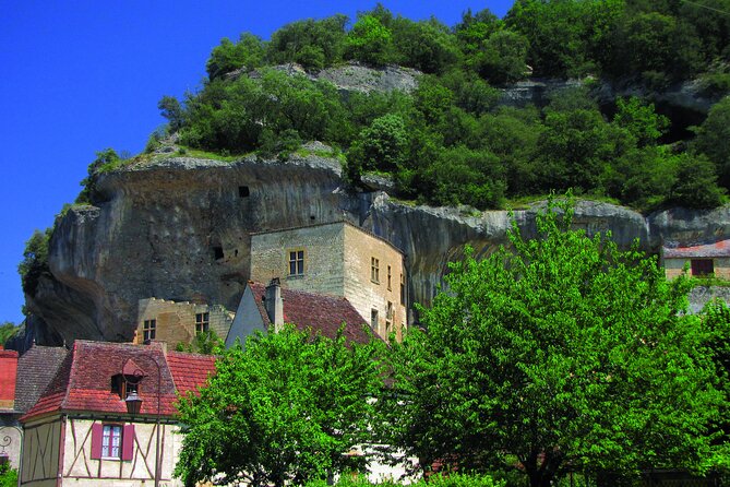 Dordogne Day Tour : Prehistory and the Art of the Caves From Sarlat - Discovering the Wonders of Lascaux IV and Rouffignac Cave