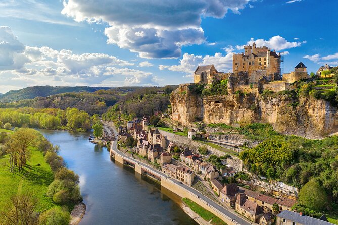Dordogne Villages Half Day Tour From Sarlat - Tour Logistics and Accessibility