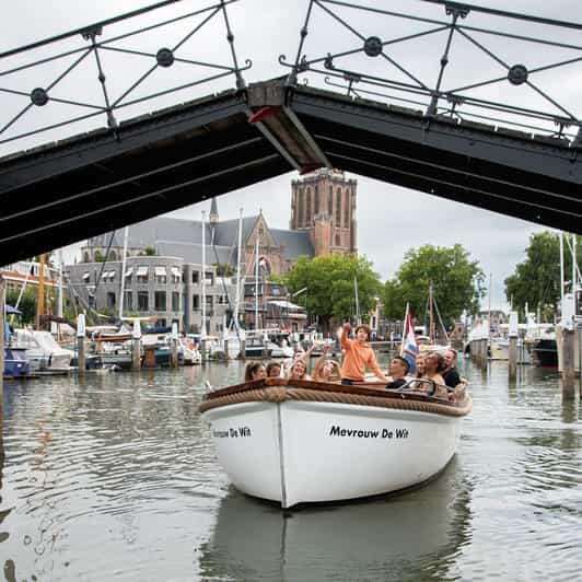 Dordrecht: City Canal Cruise - The Experience Onboard