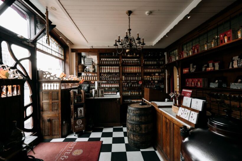 Dordrecht: Distillery Tour with Dutch Gin & Genever Tasting - Key Points