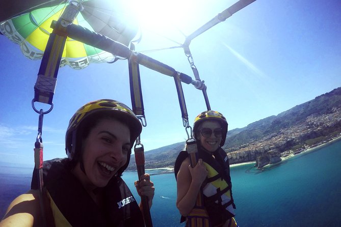 Double Parasailing flight to Tropea in Small Group - FAQs