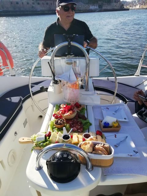Douro river - Cruising Sail Boat - (2hours) - FAQs