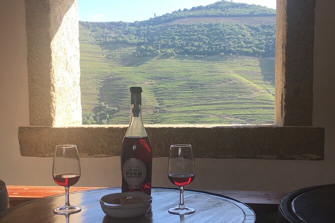 Douro Valley Small Group Tour, Mateus Palace, Lunch and Wine Tastings - Mateus Palace: A Breathtaking Architectural Gem