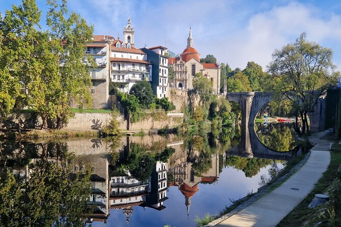Douro Valley Tour: Wine Tasting River Cruise and Lunch From Porto - Accessibility and Participation