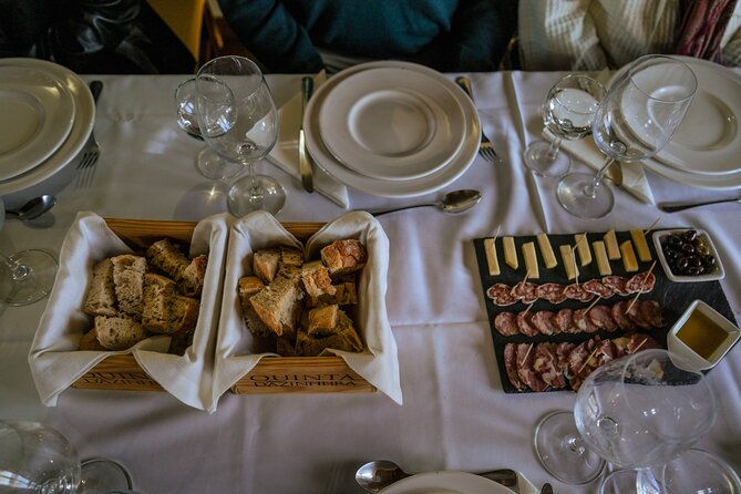 Douro Valley With Tastings, Lunch in a Winery and Boat Tour - Key Points
