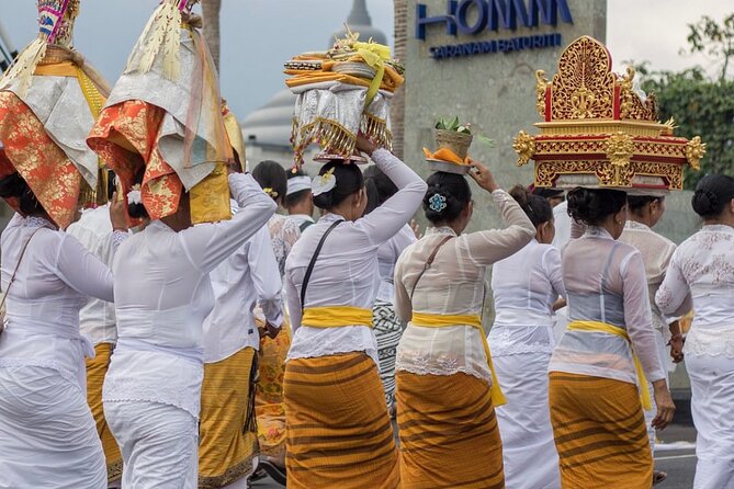 Downhill Cycling Ubud with Volcano,Rice Terraces,Jungle and Meals - The Experience Itself