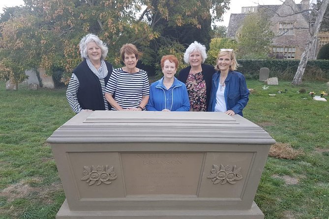 Downton Abbey and Castle Taxi Tour From London With Hotel Pickup - Visit Downton Village