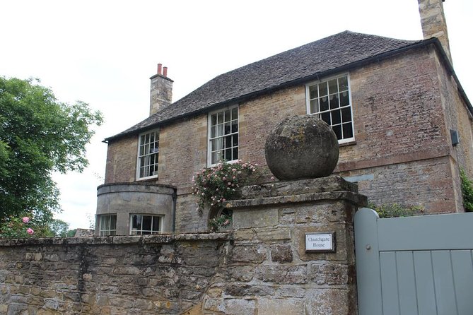 Downton Abbey and Village Coach Tour From London - Highlights of the Bampton Walking Tour