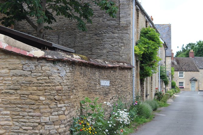 Downton Abbey and Village Coach Tour From London - Meeting and Pickup Details