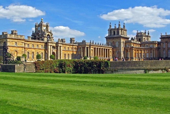 Downtown Abbey Village in The Cotswolds, Blenheim Palace & Lunch - Admiring the Architectural Grandeur