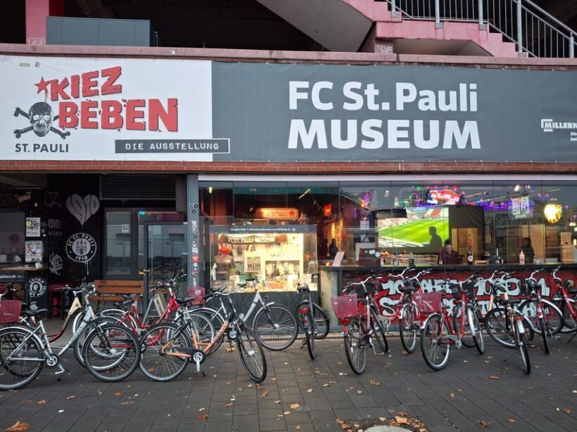 Downtown, Alster & Creative Neighborhoods by Bike - The Creative Heartbeat of Karolinenviertel