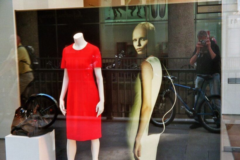 Downtown, Alster & Creative Neighborhoods by Bike - St. Pauli: The Famous Entertainment District