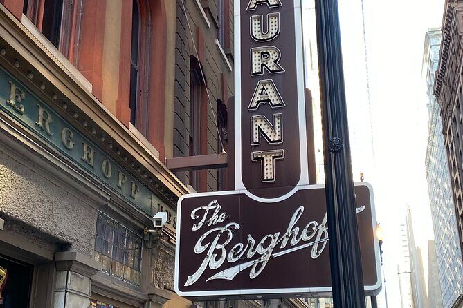 Downtown Chicago TV and Movie Sites Guided Walking Tour - The Value of a Guided Walking Tour